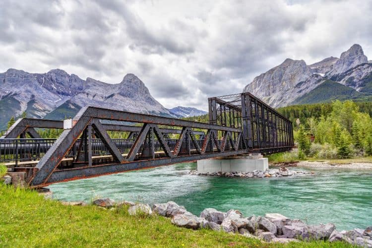 Guide to 7 Easy Banff Hikes for Unparalleled Beauty