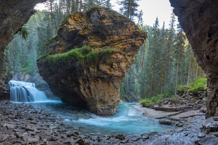 Guide to 7 Easy Banff Hikes for Unparalleled Beauty